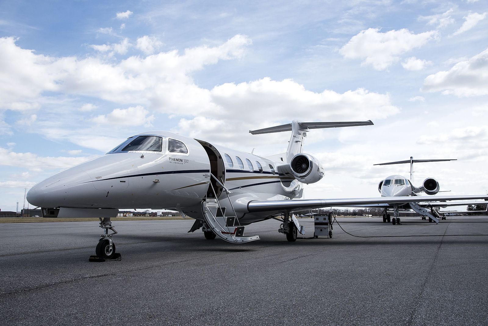 Wheels Up Completes $332M Financing, Acquires 17 Jets | Business Jet ...