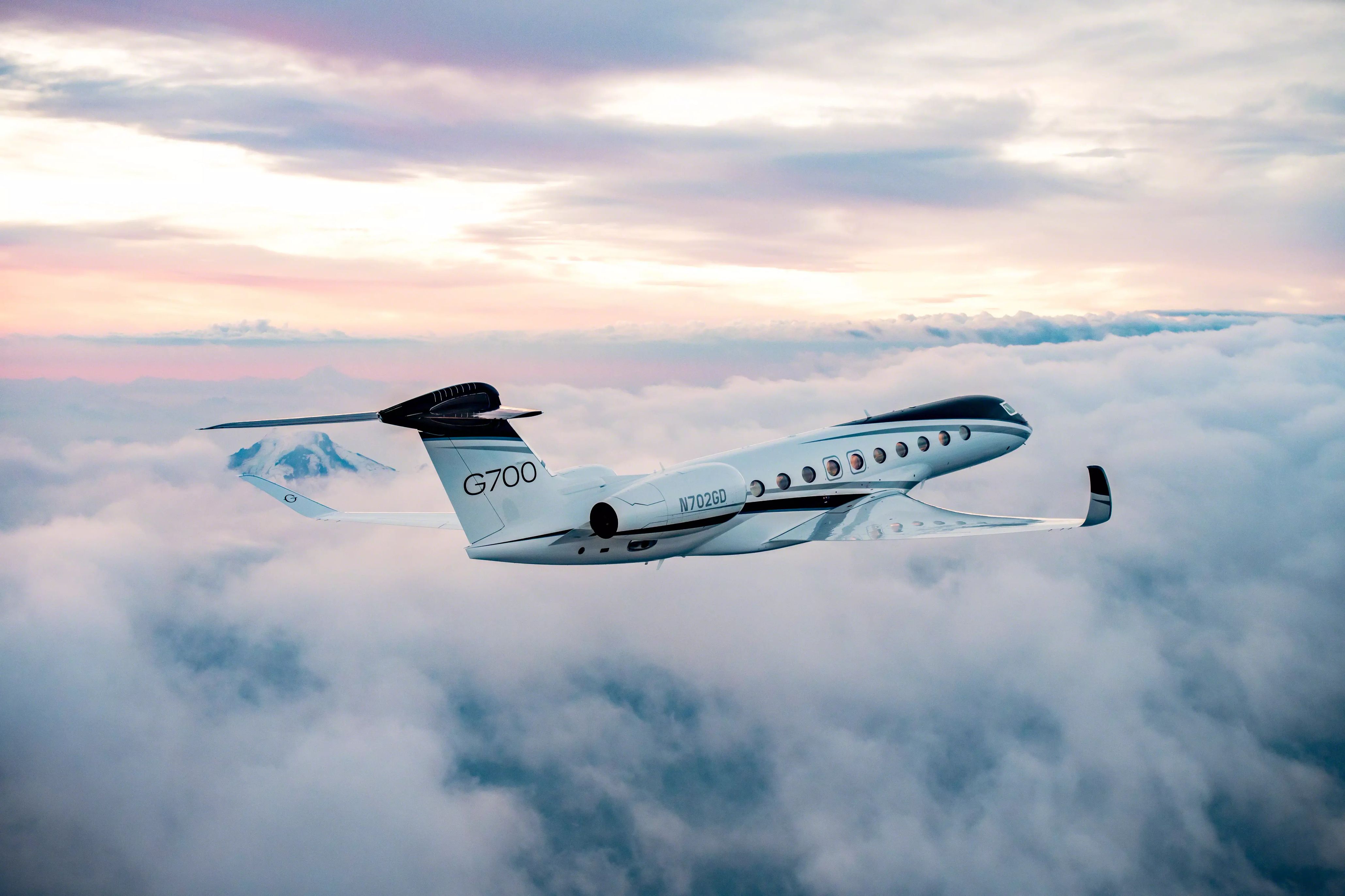 Gulfstream Delivers First Two G700s to Customers | Business Jet Traveler