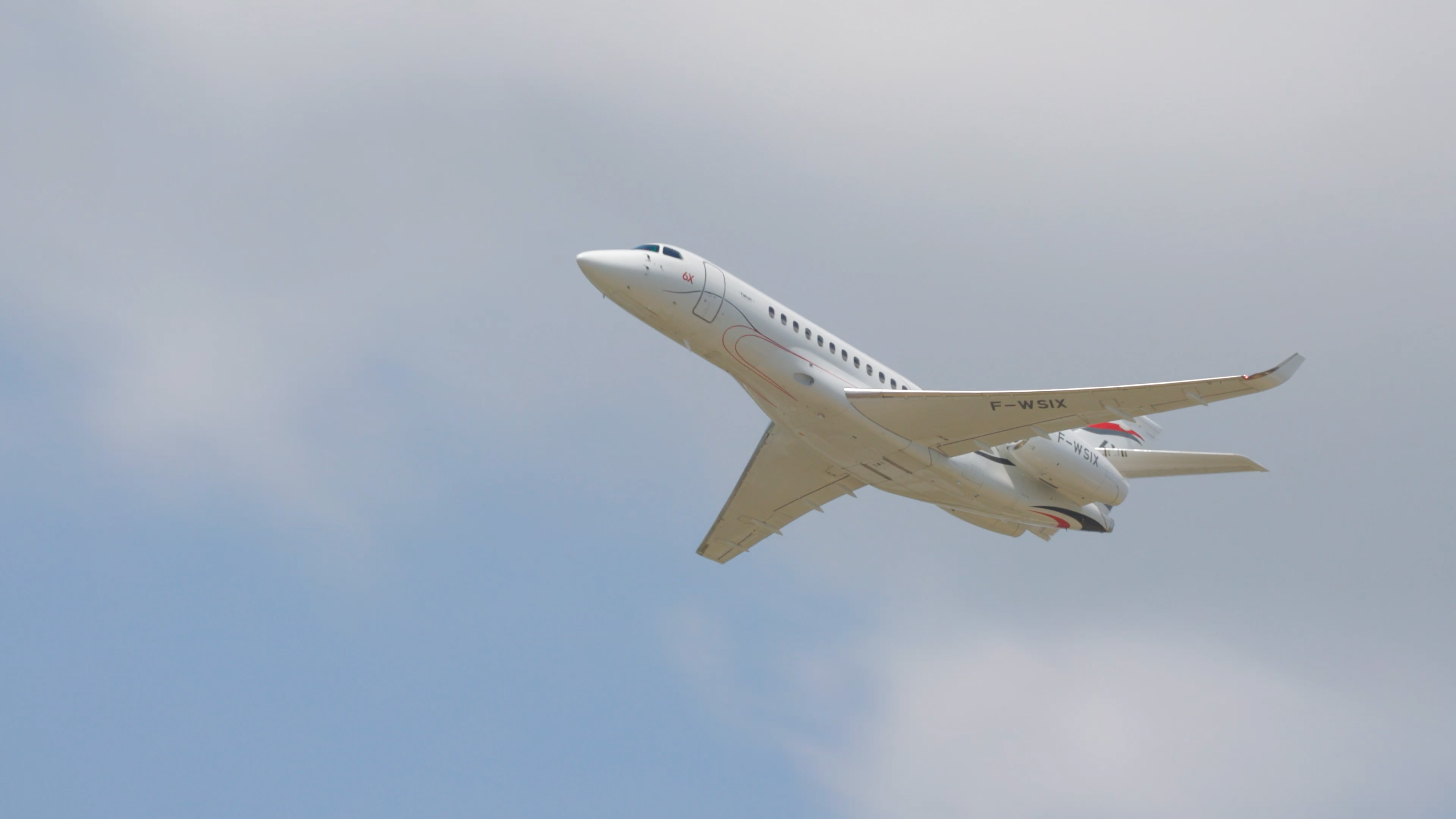 Dassault's Falcon 6X Flies at the Paris Air Show | Business Jet Traveler