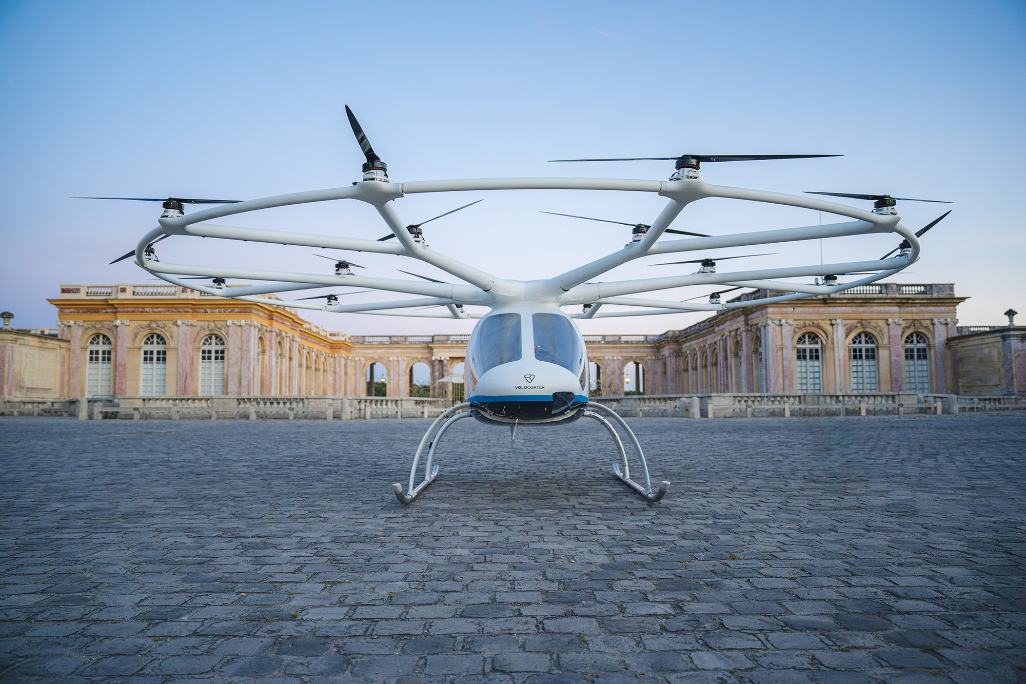 Inside An Electrifying Flight Over Versailles | Business Jet Traveler