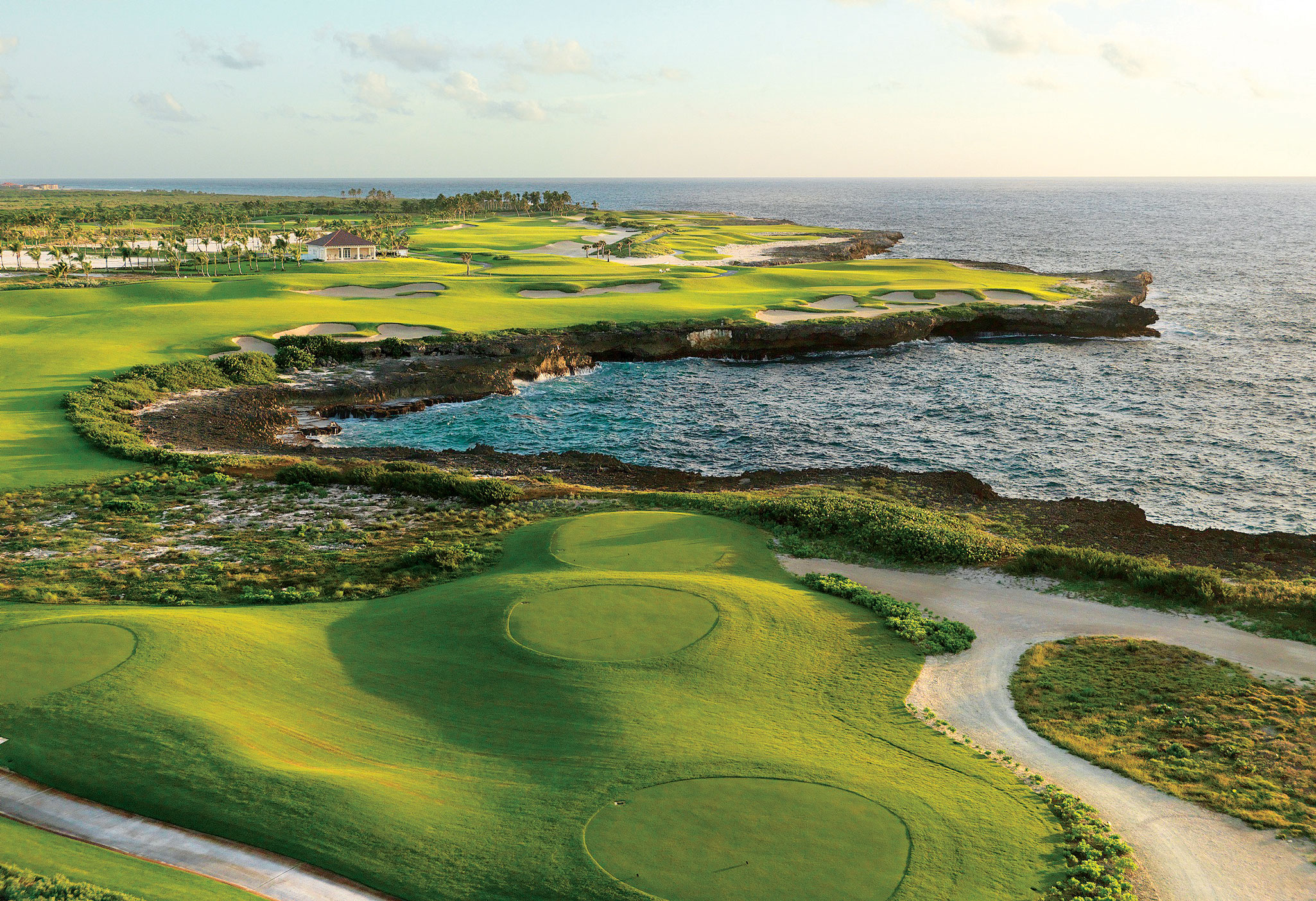 Teeing off in the tropics | Business Jet Traveler