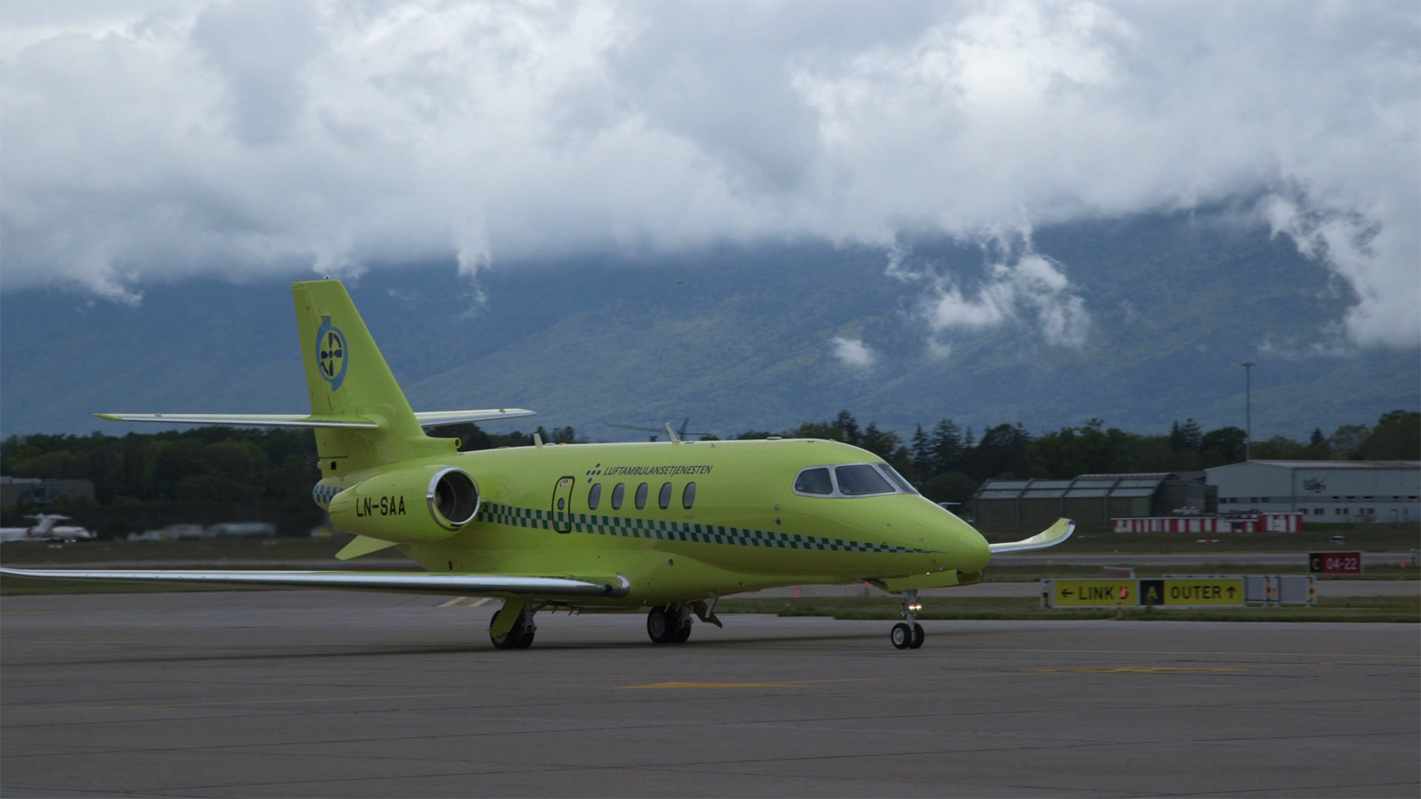 Textron Builds First Latitude Air Ambulance for Norway | Business Jet ...